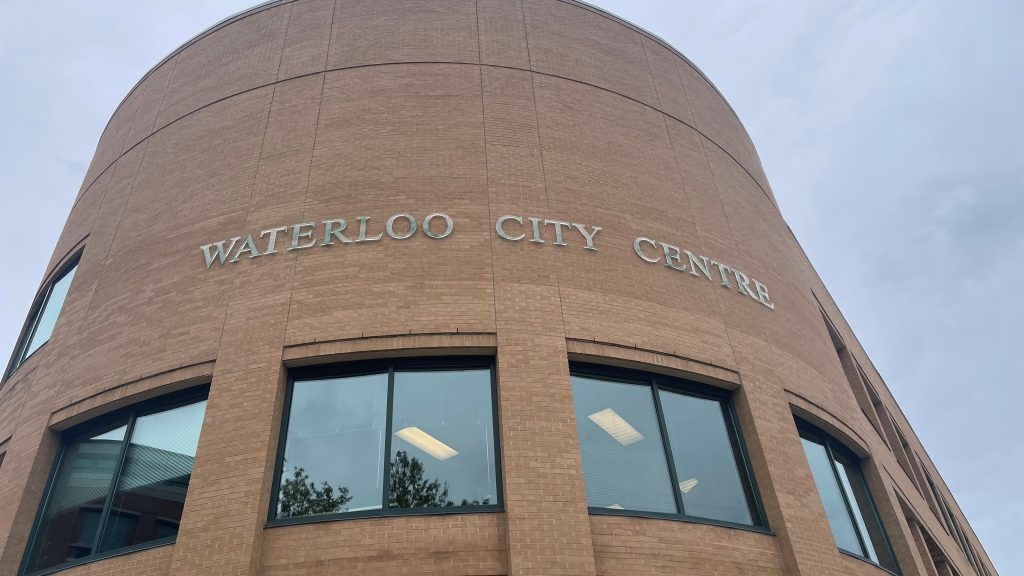 യുഎസ് താരിഫുകളെ ചെറുക്കുന്നതിന് പദ്ധതി അവതരിപ്പിച്ച് വാട്ടർലൂ സിറ്റി ...